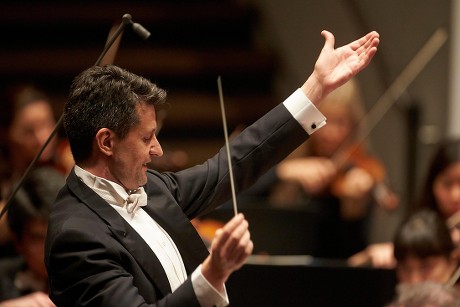 2,000 Conducting orchestra Stock Pictures, Editorial Images and Stock ...