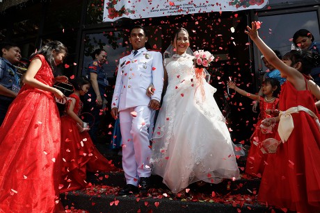 Filipino Police Officer His Bride Showered Editorial Stock Photo ...