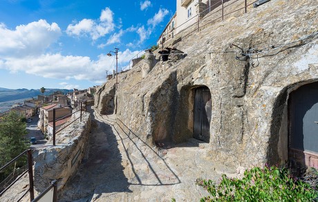 500 Italian stone houses Stock Pictures, Editorial Images and Stock ...