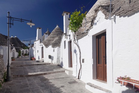 62 Italian trulli architecture Stock Pictures, Editorial Images and ...