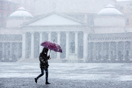 Snow in Naples, Italy - 27 Feb 2018 Stock Pictures, Editorial Images ...