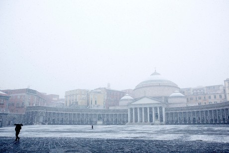 Snow in Naples, Italy - 27 Feb 2018 Stock Pictures, Editorial Images ...