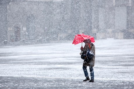 Snow in Naples, Italy - 27 Feb 2018 Stock Pictures, Editorial Images ...