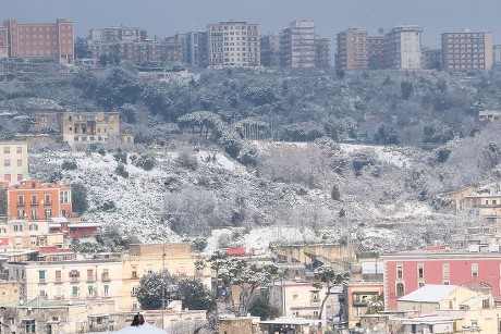 Snow in Naples, Italy - 27 Feb 2018 Stock Pictures, Editorial Images ...