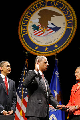 __COUNT__ President Barack Obama attends the Swearing-in of Attorney ...
