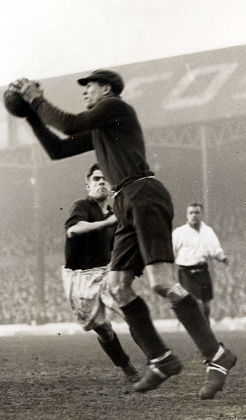 Dan Lewis 19021965 Arsenal Goalkeeper Whose Editorial Stock Photo ...