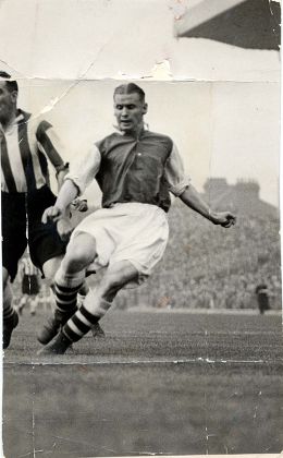 Cliff Bastin Arsenal Football Player 1920s Editorial Stock Photo ...