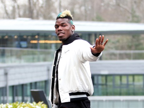 500 Footballer hand gesture waving Stock Pictures, Editorial Images and ...