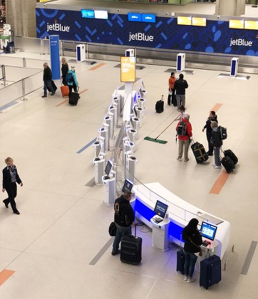 Passengers Arrive Jetblue Airways Selfservice Lobby Editorial Stock ...