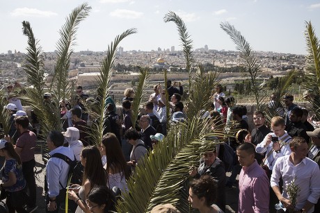 Thousands Christian Pilgrims Retraced Footsteps Jesus Editorial Stock ...