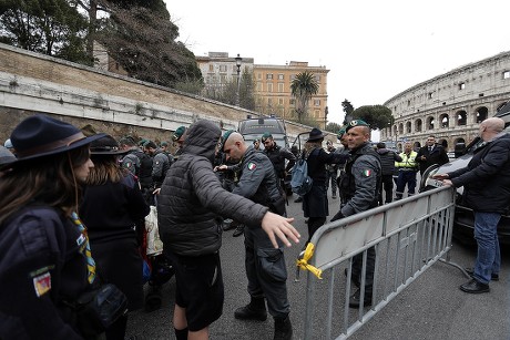 Security boosted during Easter holidays, Rome, Italy - 30 Mar 2018 ...