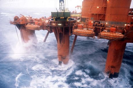 OIL RIGS AND OIL INDUSTRY - 1982 Stock Pictures, Editorial Images and ...