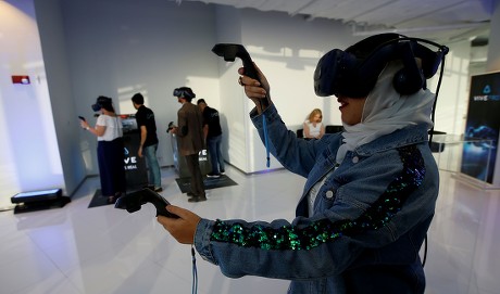 __COUNT__ HTC Vive Pro in Dubai, United Arab Emirates - 11 Apr 2018 ...