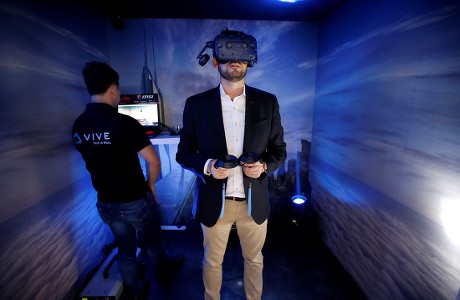 __COUNT__ HTC Vive Pro in Dubai, United Arab Emirates - 11 Apr 2018 ...