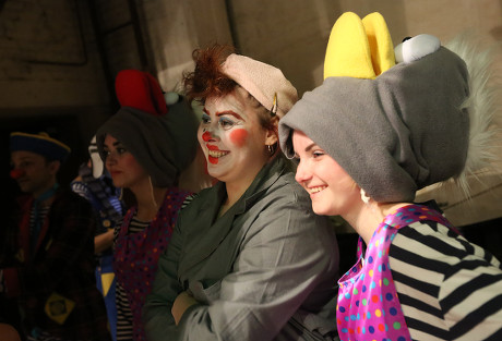 250 Mime show Stock Pictures, Editorial Images and Stock Photos ...