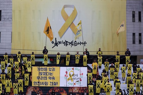 South Korean Mourners Hold Yellow Ribbons Editorial Stock Photo - Stock ...