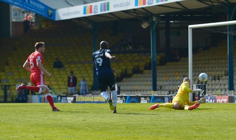 Marcantoine Fortune Southend United Attempt On Editorial Stock Photo ...