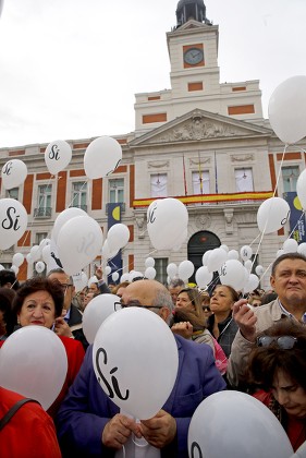 Demonstrators Hold White Balloons Reading Yes Editorial Stock Photo ...