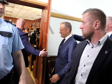__COUNT__ imágenes de Donald Tusk to testify in Smolensk air disaster ...