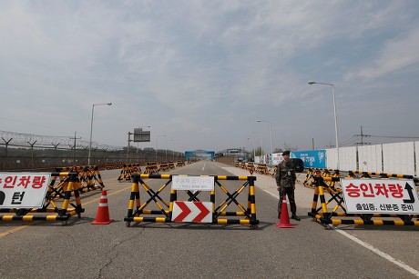 South Korean Soldier Stands Guard On Editorial Stock Photo - Stock ...
