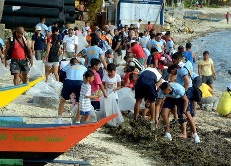 Filipino Policemen Environmental Advocates Clear Trash Editorial Stock ...