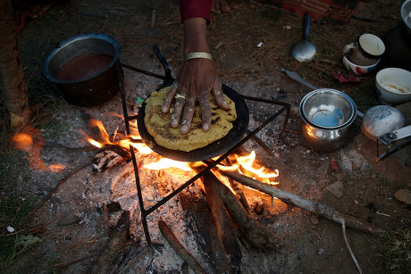 Indian Woman Belonging Bakarwal Community Prepares Editorial Stock ...
