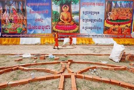 Cambodian Buddhist Monks Prepare During Visaka Editorial Stock Photo ...