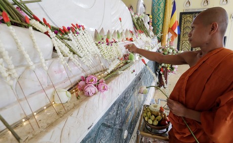 Cambodian Woman Lays Flowers Next Buddha Editorial Stock Photo - Stock ...
