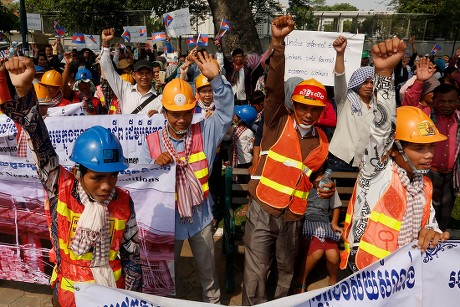 __COUNT__ imágenes de Cambodian workers mark International Labor Day ...