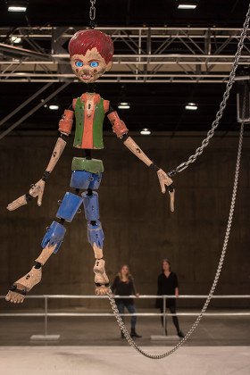 Jordan Wolfsons Colored Sculpture Largescale Animatronic Editorial ...