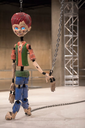 Jordan Wolfsons Colored Sculpture Largescale Animatronic Editorial ...