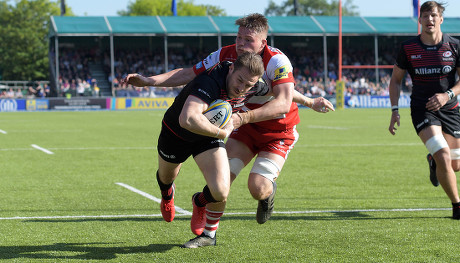 Saracens Chris Wyles Beats Tackle Gloucesters Editorial Stock Photo ...