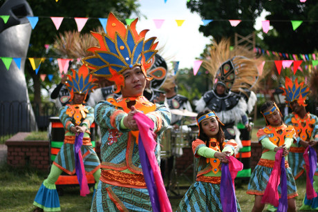 Dancers Perform Filipino Dances Wearing Native Editorial Stock Photo ...