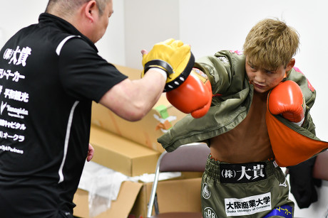 __COUNT__ Vince Paras v Hiroto Kyoguchi, IBF minimumweight title bout ...