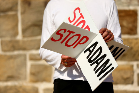 __COUNT__ Anti-coal mine protesters rally near Australian Prime ...