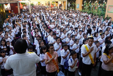 Filipino Elementary Students Teachers Sing National Editorial Stock ...