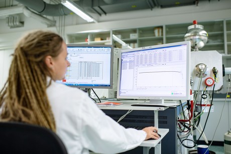 Scientist Works On Thermal Ionisation Mass Editorial Stock Photo ...