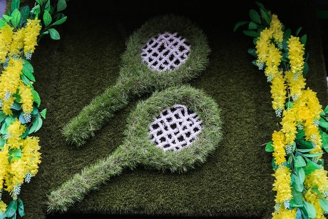 annual wimbledon tennis window display competition london Stock Photos ...
