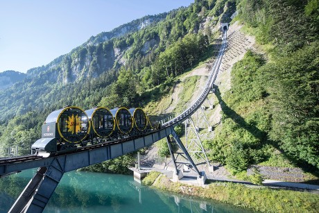 Stoos Bahn Steepest Funicular Railway World : photos éditoriales de ...