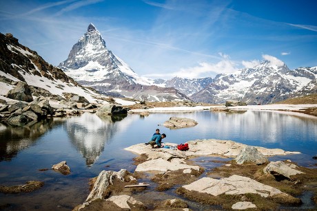 Tourists Rest By Pond Front Iconic Editorial Stock Photo - Stock Image ...