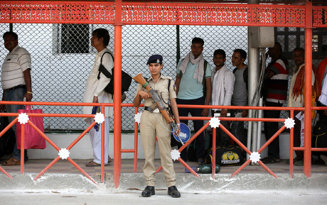 Indian Woman Paramilitary Soldier Stands Guard Editorial Stock Photo ...