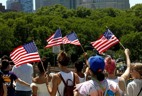 Demonstrators March Across Brooklyn Bridge Protest Editorial Stock ...