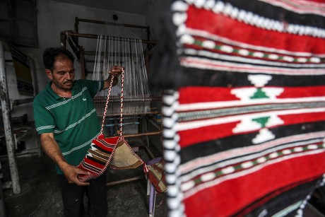__COUNT__ Traditional Arabic carpets and handmade artworks of Ariha ...