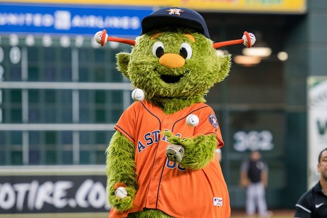 HOUSTON ASTROS MASCOT ORBIT JUGGLES BASEBALLS Editorial Stock Photo ...