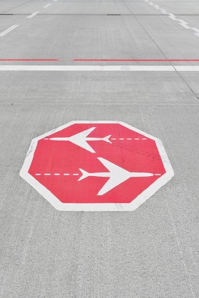 Stop Sign Intersecting Aircraft On Taxiway Editorial Stock Photo ...