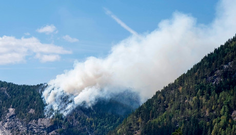 Firefighters Using Fire Helicopters Fighting Wildfires Editorial Stock ...