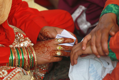Kashmiri Muslim Brides During Mass Marriage Editorial Stock Photo ...