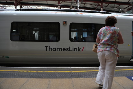 Thameslink Train Farringdon Station Editorial Stock Photo - Stock Image ...