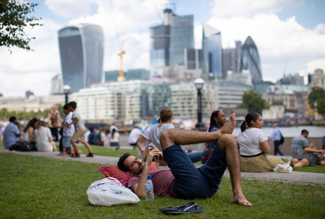 Workers Tourists Enjoy Hot Weather Around Editorial Stock Photo - Stock ...