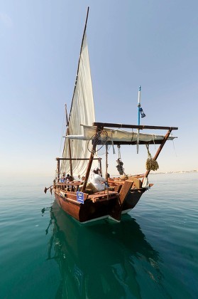 Young Kuwaiti Pearl Divers Sail On Editorial Stock Photo - Stock Image ...